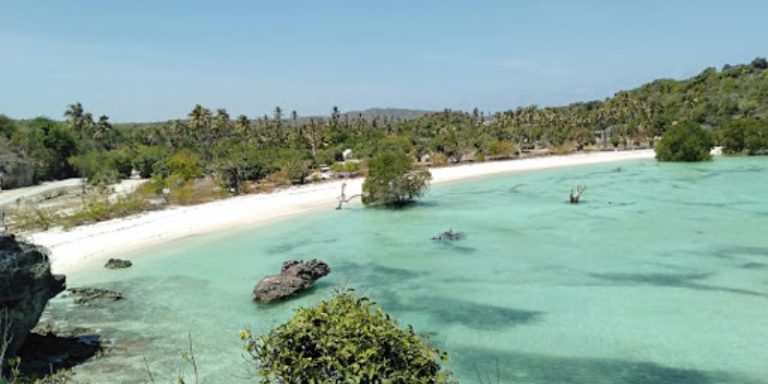 5 Pantai Terindah Di Pulau Rote Yang Menawan Dikunjungi - Harto Trans